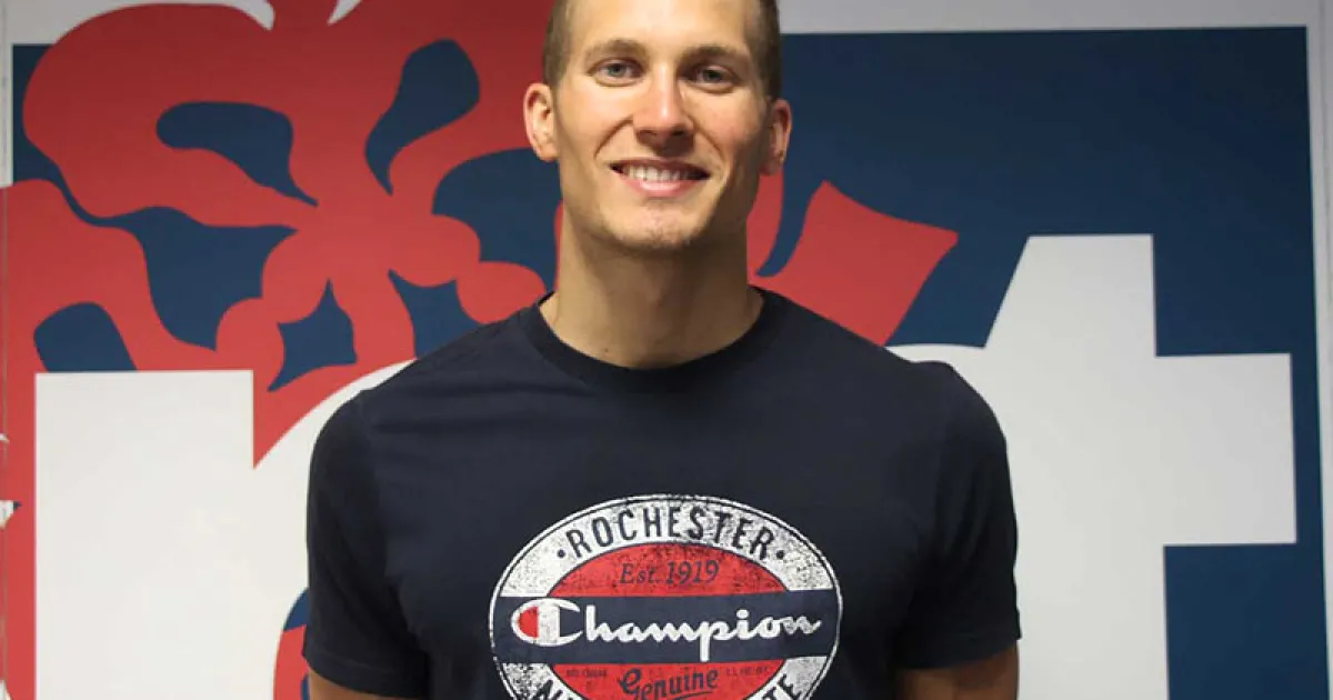 Javier Rivas "muy contento" por ser campeón de España en los 100 metros ...